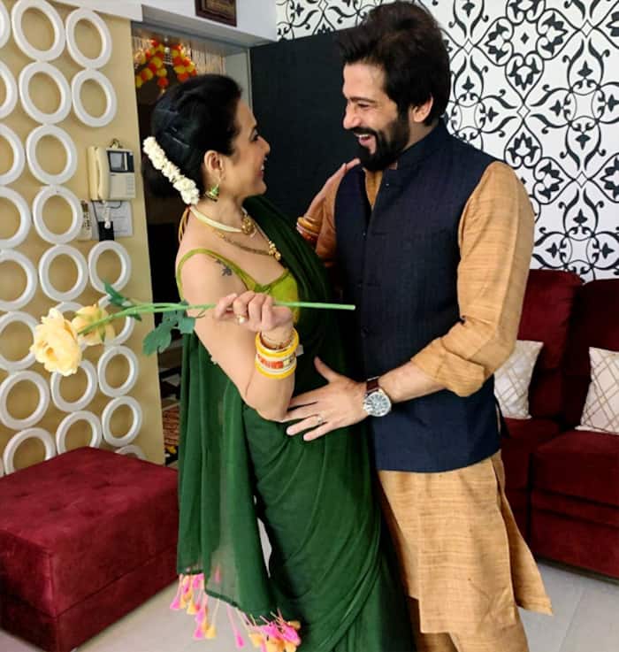 Kamya Panjabi Looks All Amazing as She Surprises Husband Shalabh Dang ...