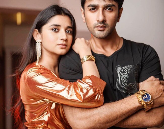 Kanika is sizzling in bold outfit