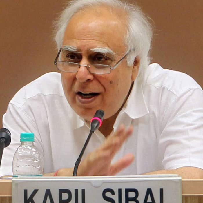 Top 10 highly qualified Indian politicians