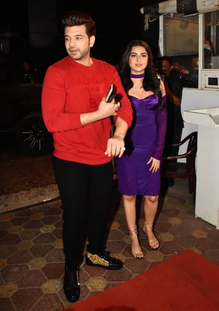 Karan Kundrra-Tejasswi Prakash Make a Smashing Joint Entry at Event in ...