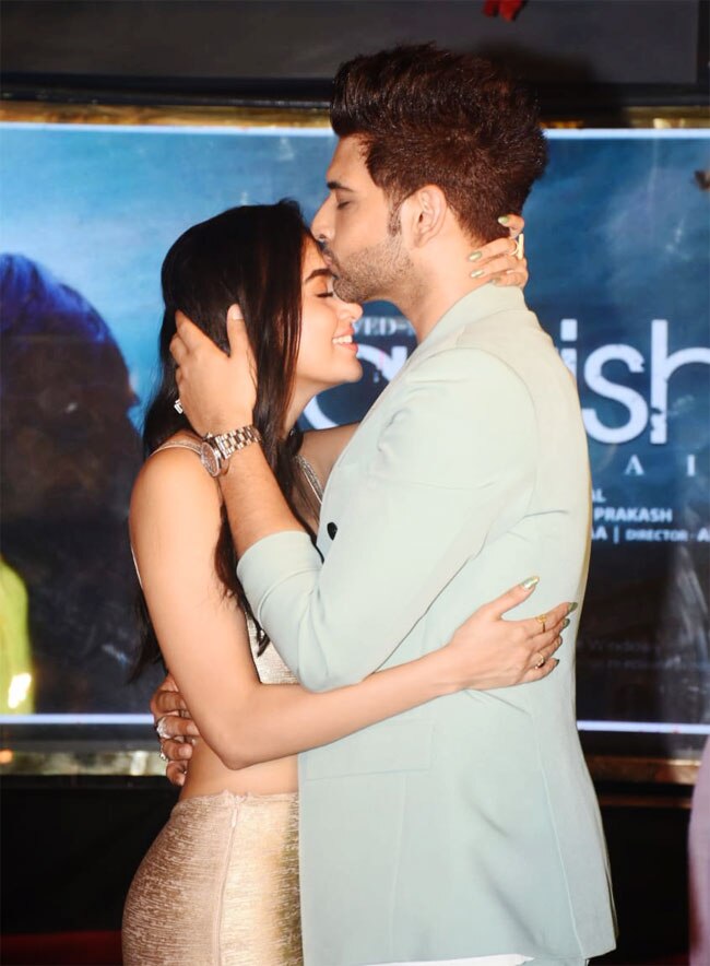 Karan Kundra Tejasswi Prakash celebrate the launch of the song