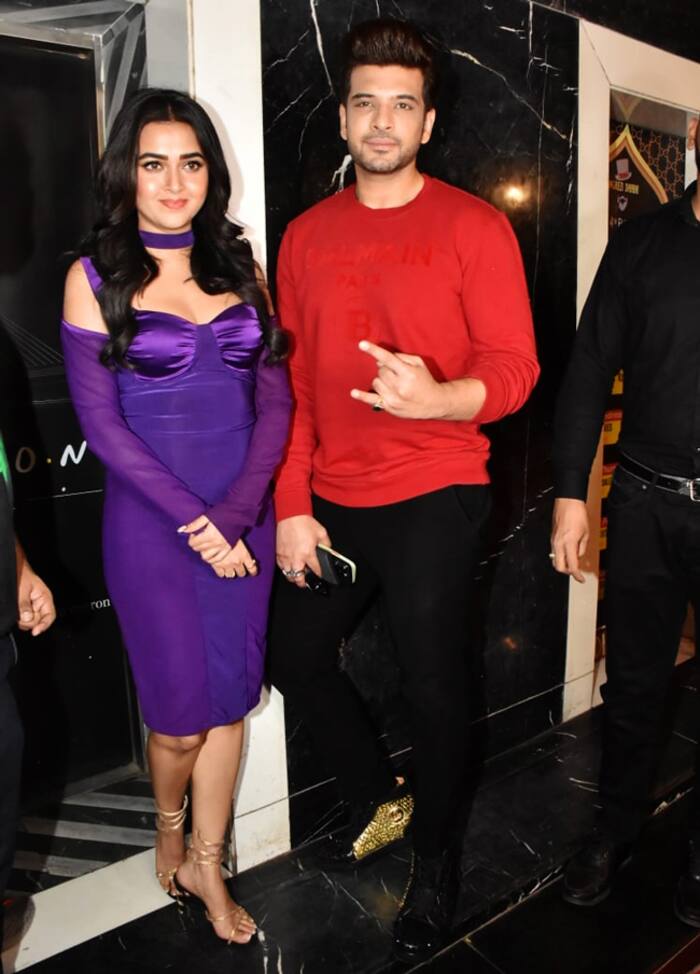 Karan Kundrra-Tejasswi Prakash Make a Smashing Joint Entry at Event in ...