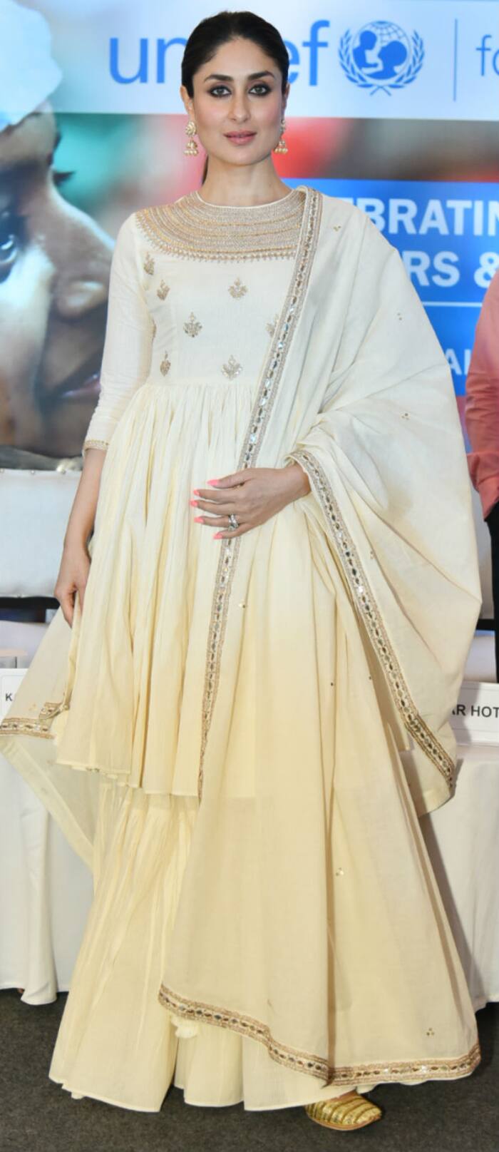 Kareena Kapoor goes traditional