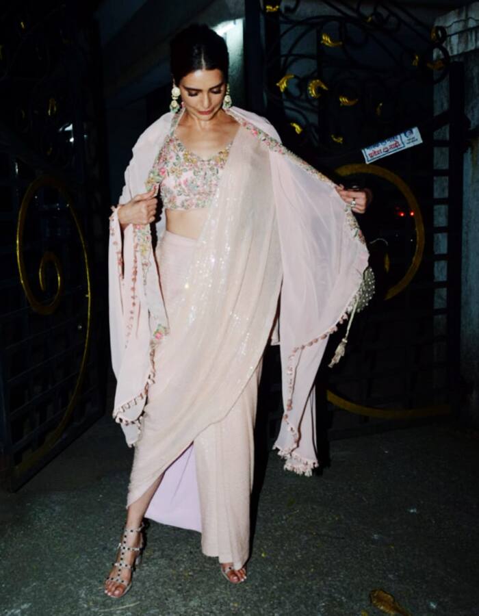 Karishma Tanna Stuns In A Blush Pink-Peach Outfit At Bunty Sachdeva’s ...