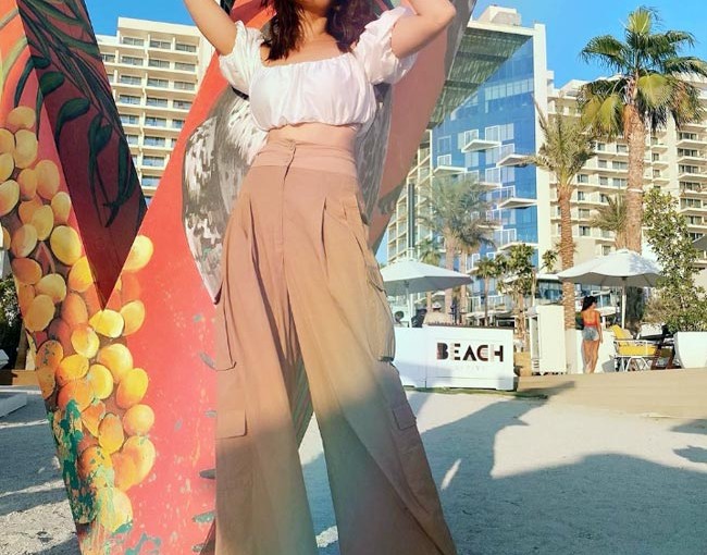 Karishma Tanna flaunts her midriff while stunning her fans