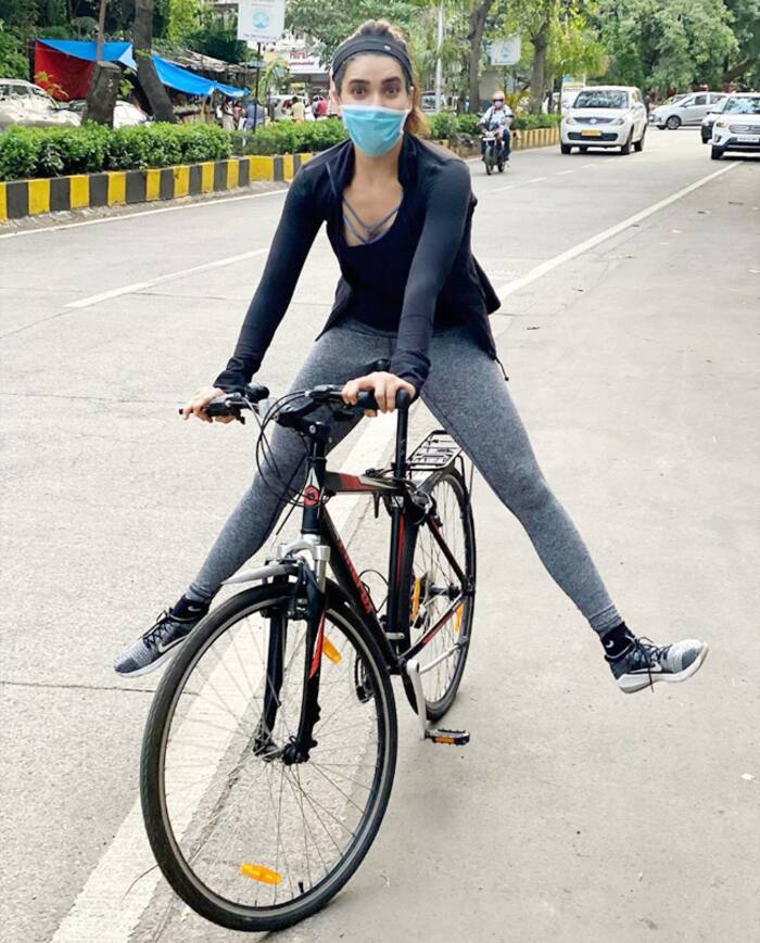 Karishma Tanna latest viral pictures