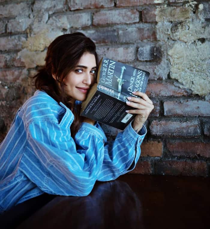 Karishma Tanna is Here to Woo Her Fans by Flaunting Her Sexy Avatar