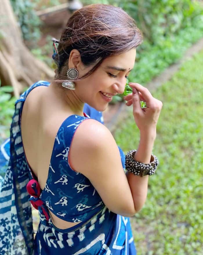 Karishma Tanna’s Latest Saree Look is Leaving Fans Into Frenzy