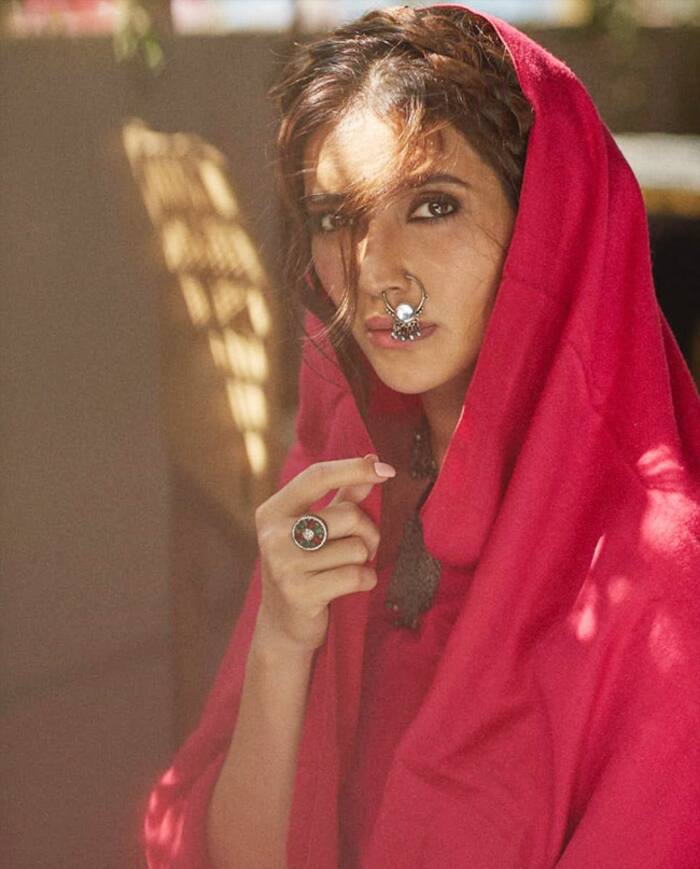Karishma Tanna Makes Heads Turn With Her Glamorous Avatar in Ravishing ...