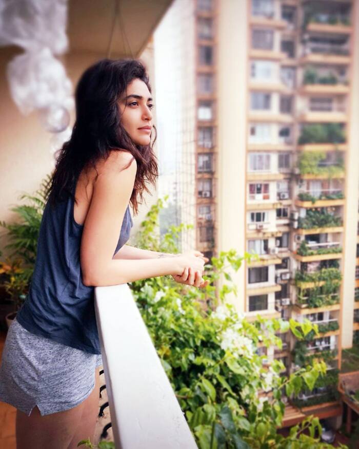 Karishma Tanna Looks Breathtaking