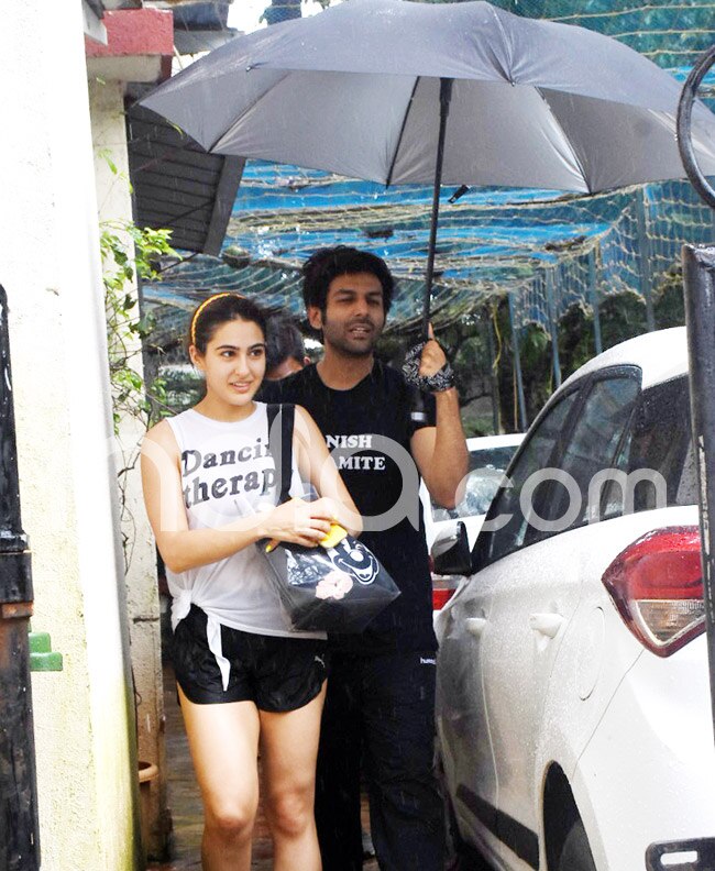 Kartik Aaryan – Sara Ali Khan Spotted Together at Dance Rehearsal
