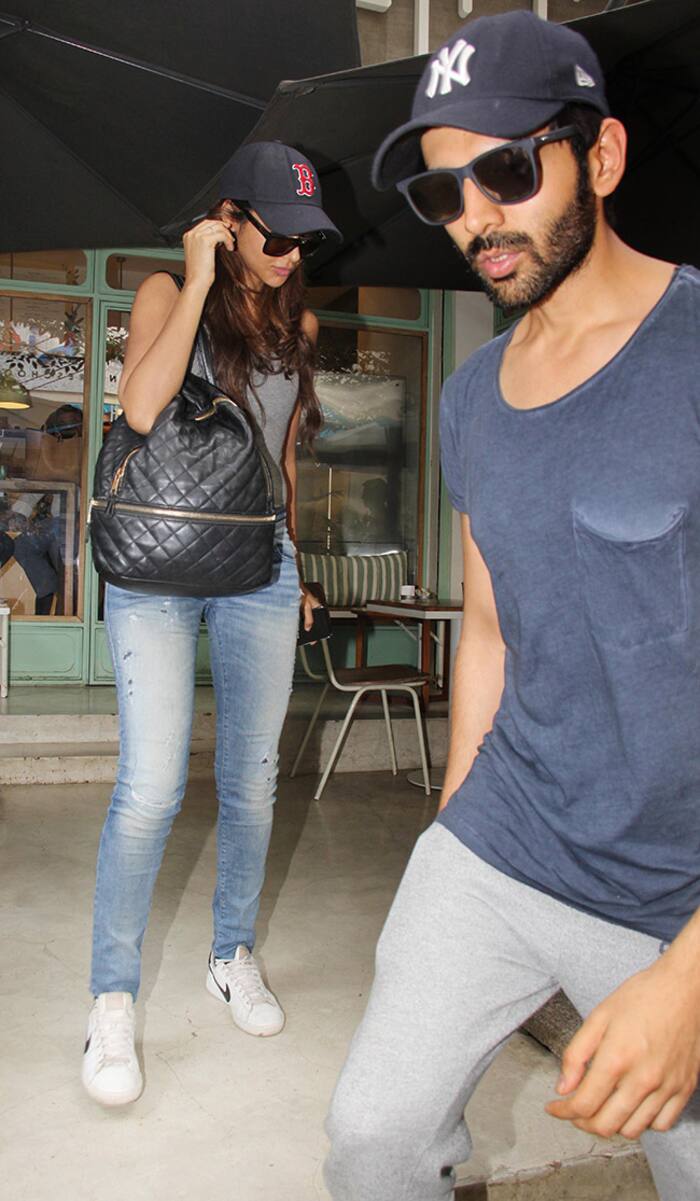 Kartik Aaryan looks suave in casual wear