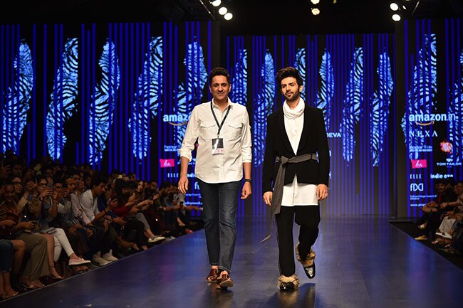 Karthik Aryan in Pawan Sachdeva on Day 2 of AIFW 2018