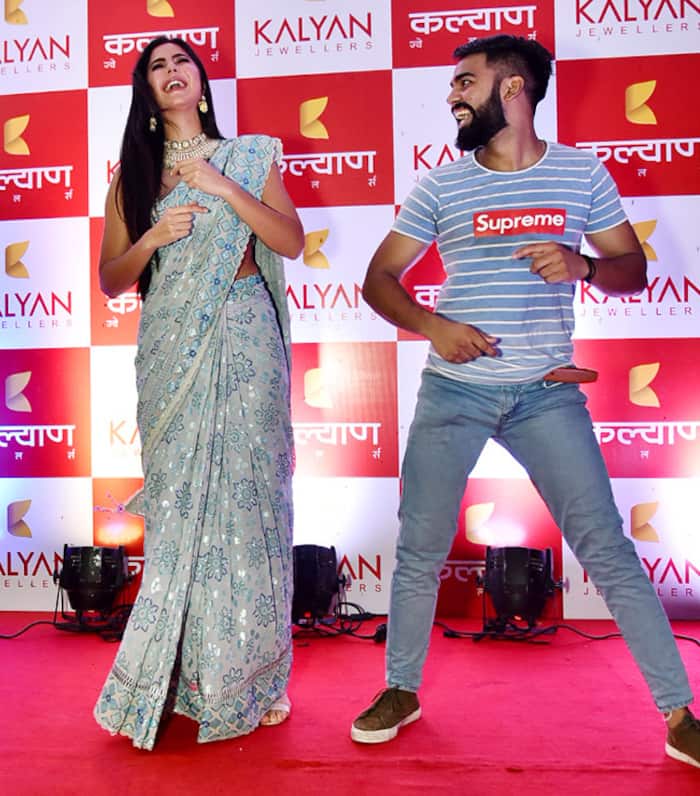 Katrina Kaif smiles as she shakes a leg on the stage at the jewellery ...