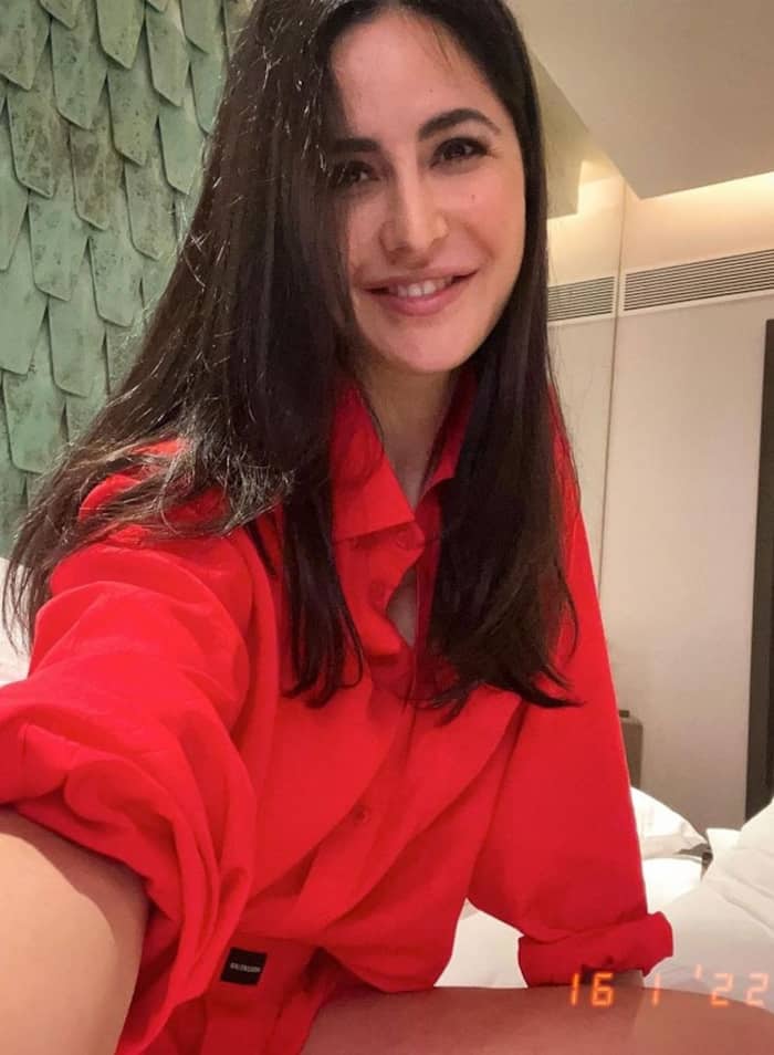 Katrina Kaif Brightens Up Fans Sunday With Her Selfies From Indore