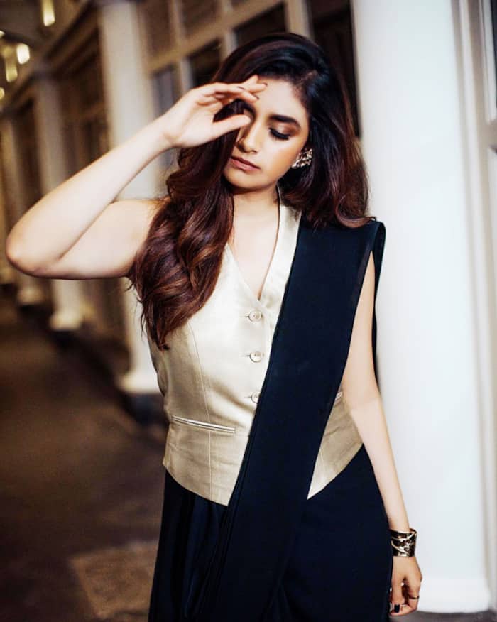 Keerthy Suresh looks edgy in a hot black saree avatar