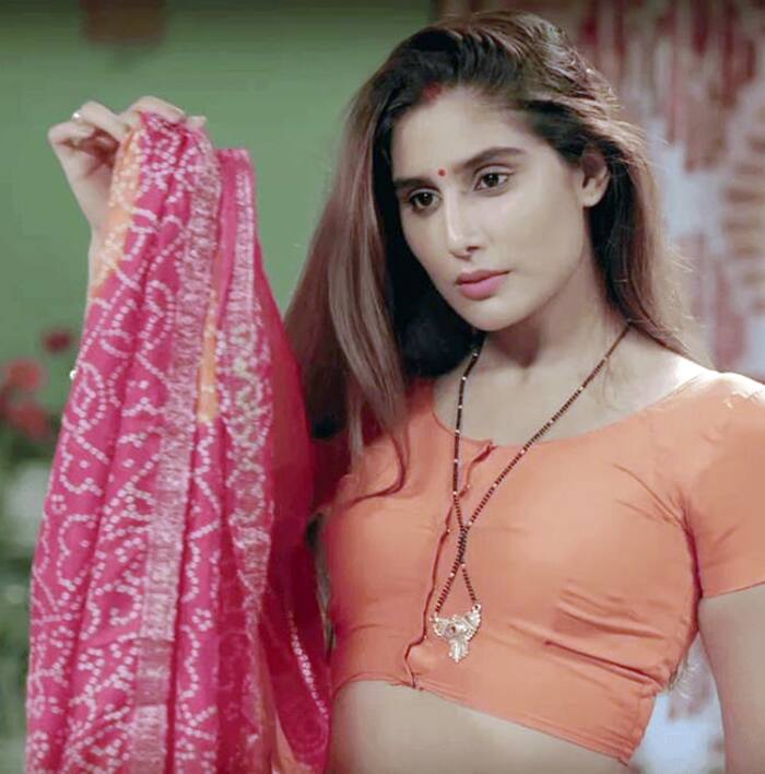 OTT Web Series Khul ja Sim Sim Actor Nikhita Chopra's Steamy Hot Bikini Pics Are Unmissable