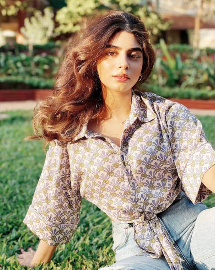 Khushi Kapoor Looks Breathtaking in a Floral Dress