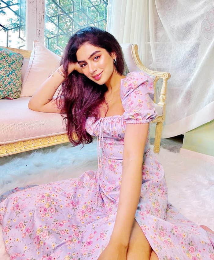 Khushi Kapoor Looks Breathtaking in a Floral Dress