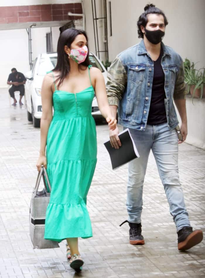 Kiara Advani and Varun Dhawan spotted outside the Dharma Productions ...