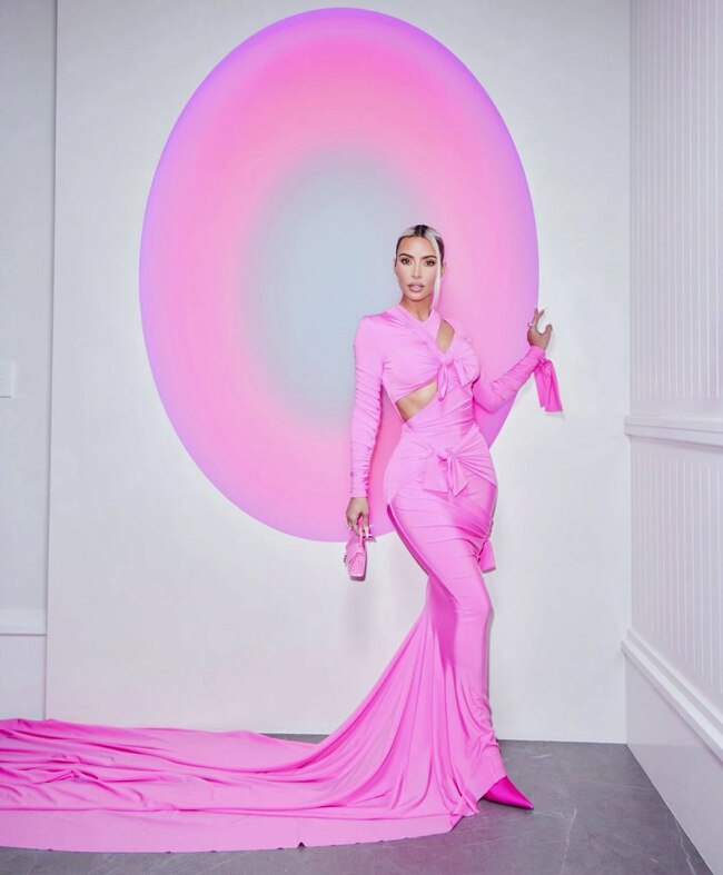 Kim Kardashian Makes a Glamourous Appearance in Body Hugging Pink Gown ...