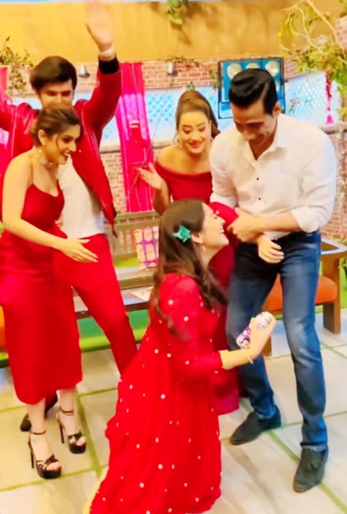 Anupamaa Stars Rupali Ganguly, Gaurav Khanna and Others Celebrate ...