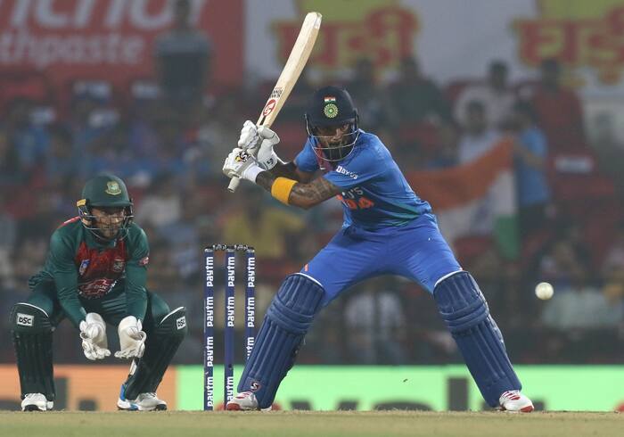 Ish Sodhi (VICE CAPTAIN)