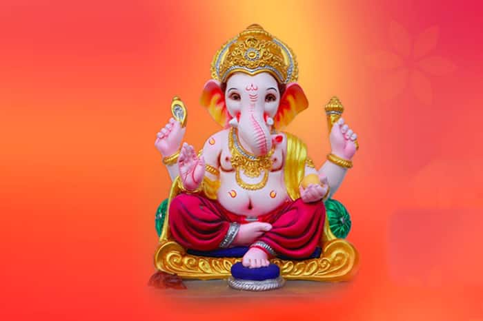 Ganpatti Bappa Morya! Devotees Welcome Lord Ganesha Home As Ganeshotsav ...