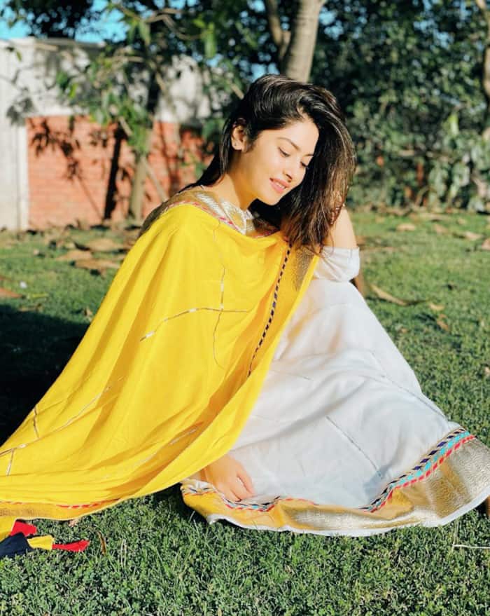 Krishna Mukherjee Channels Her Inner Diva in Stunning White-Yellow ...