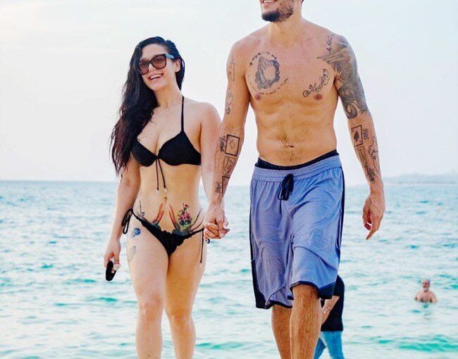 Krishna Shroff Sizzles In Bikini