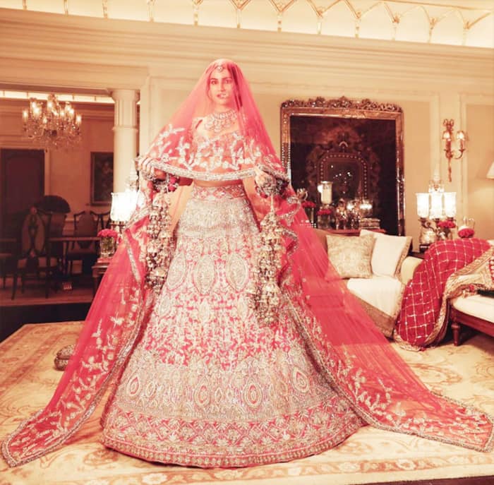 Kriti Sanon Turns Bride For Couturier Manish Malhotra