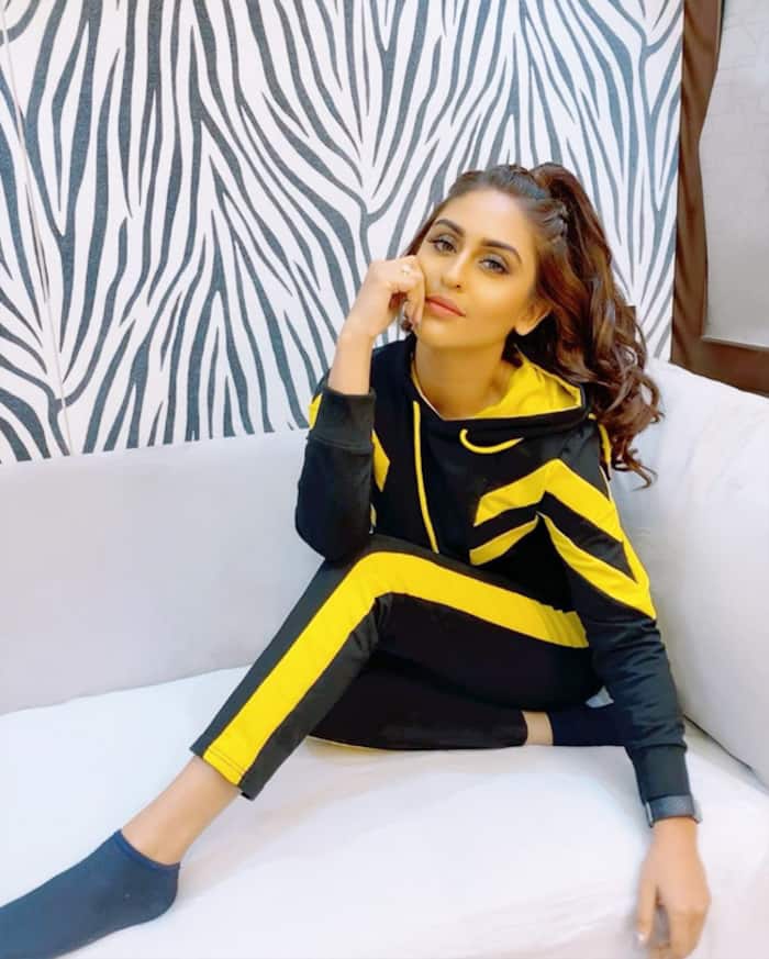 Krystle D'Souza Cations Netizens