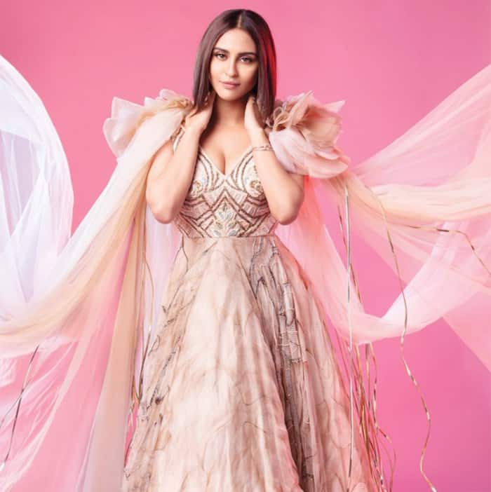 Krystle D'Souza Looks as Stunning as Sunshine in Her Latest Instagram ...
