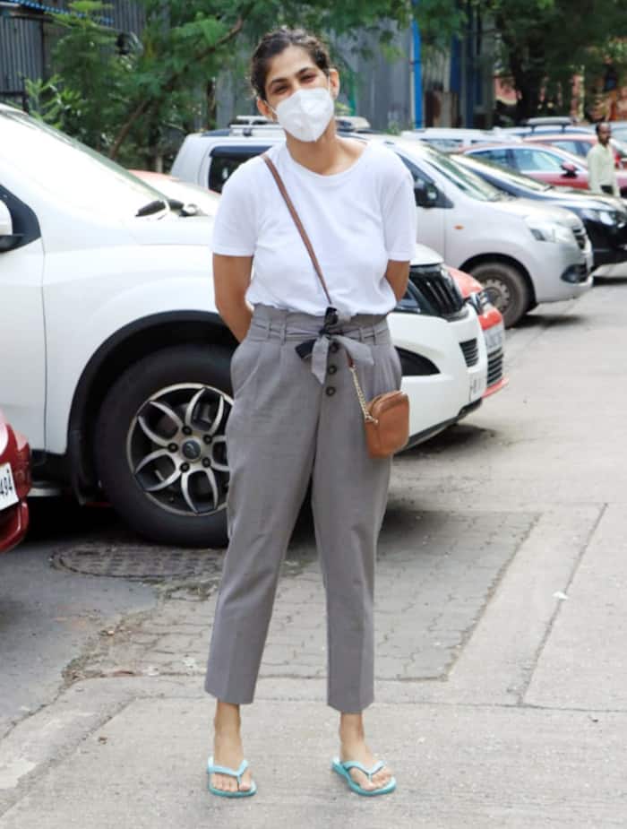 Sacred Games Actor Kubra Sait Snapped By Paps as She Steps Out in Mumbai