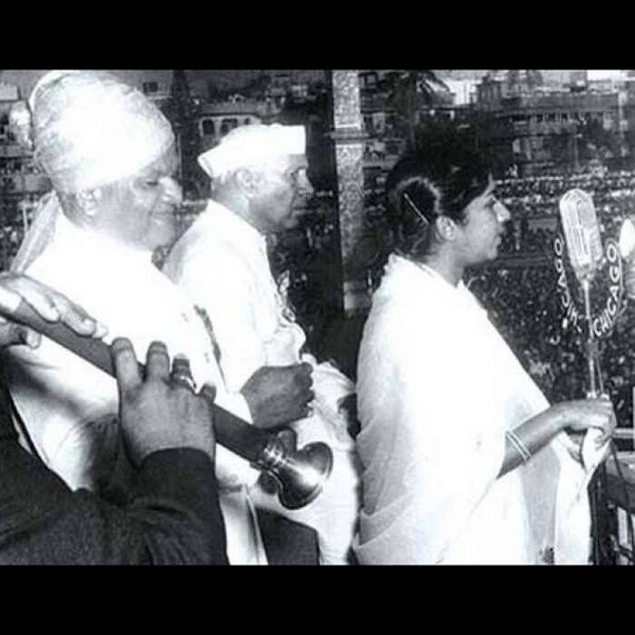 Young Lata Mangeshkar with her siblings and parents