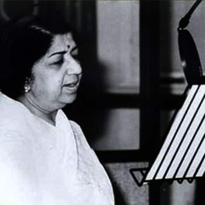 Young Lata Mangeshkar with her siblings and parents