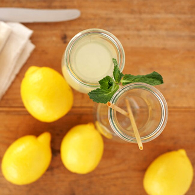 Apply orange juice and glycerin to get rid of dark circles