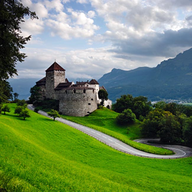 Top 11 fascinating countries that you can explore in one day trip!