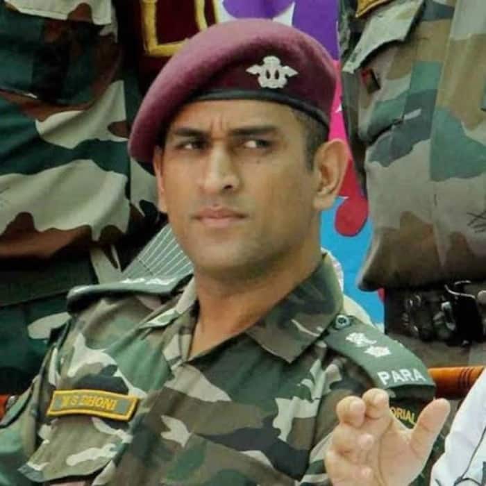 Dhoni holds THIS rank in the army, his salary is..., will CSK captain be...