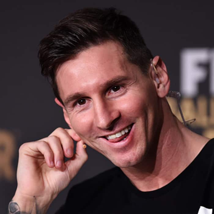 Lionel Messi looks cute in this pic