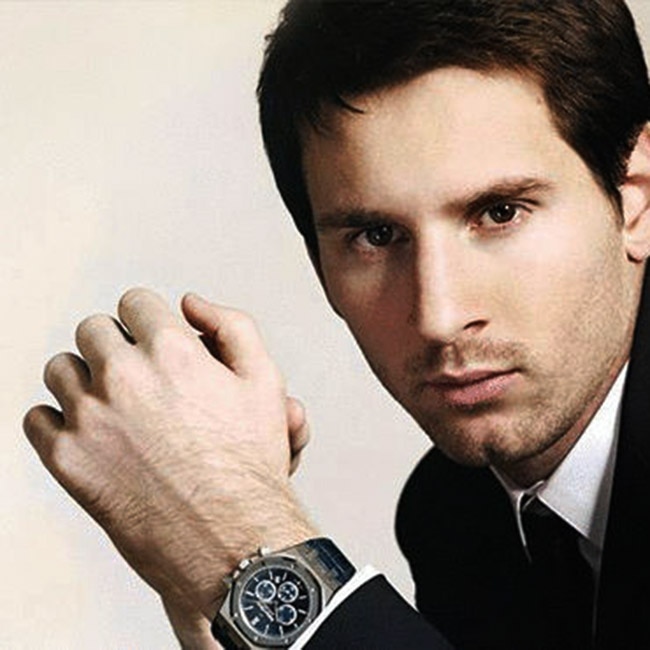 Lionel Messi pose for a hot pic
