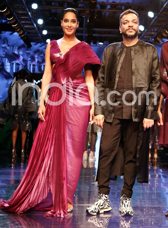 Lisa Haydon Walks The Ramp for Designer Amit Aggarwal at LFW 2019