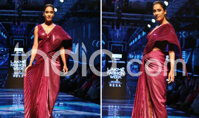 Lisa Haydon Walks The Ramp for Designer Amit Aggarwal at LFW 2019