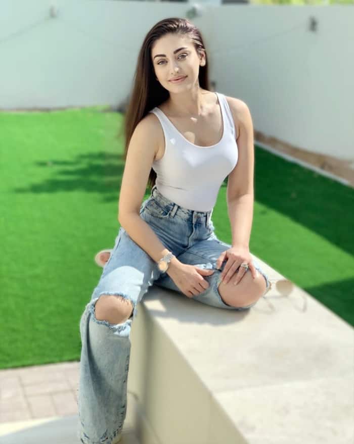 Stylish Looks to Steal From Bigg Boss 13 Contestant Shefali Jariwala