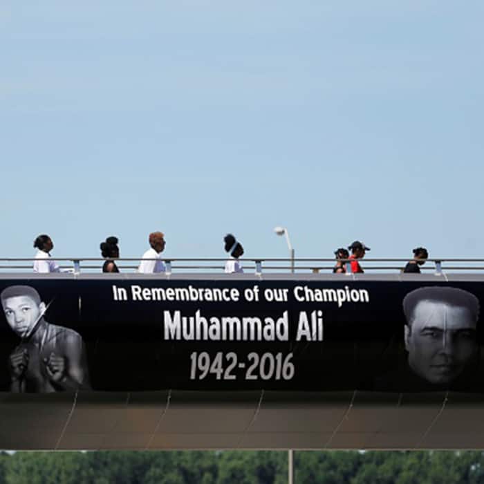 Boxing legend Muhammad Ali’s funeral held in Louisville, thousands bid ...