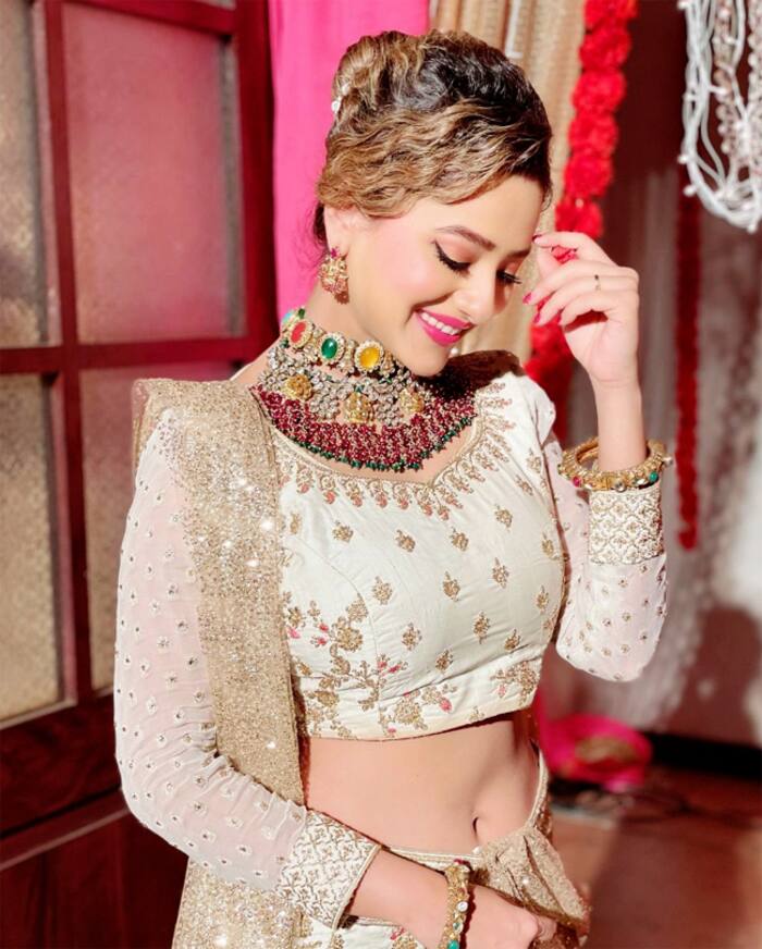 Madalsa Sharma Looks Breathtaking