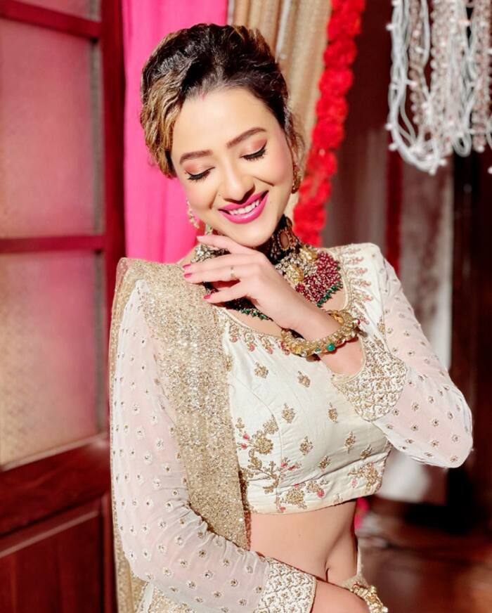 Anupamaa Fame Madalsa Sharma Aka Kavya Looks Enchanting In Sexy Lehenga ...