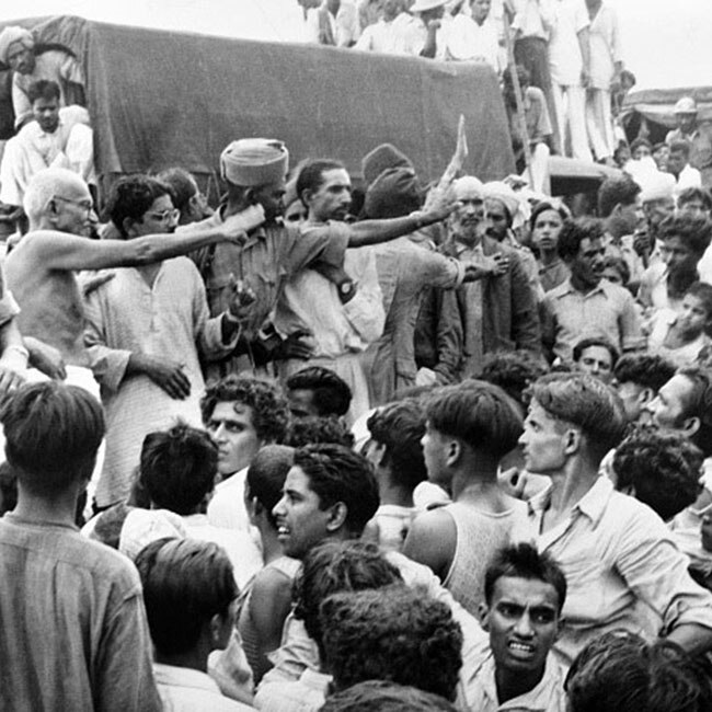 Wreckage of belongings of Indian refugees after India’s partition ...