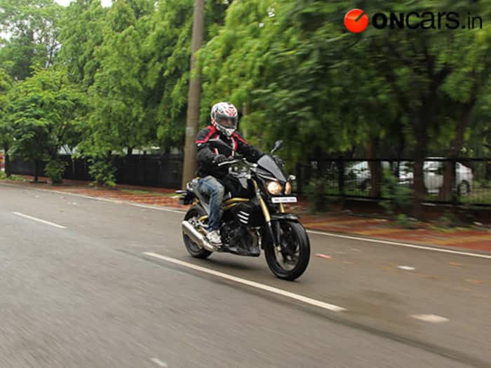 Mahindra Mojo Comprehensive Review Photo Gallery