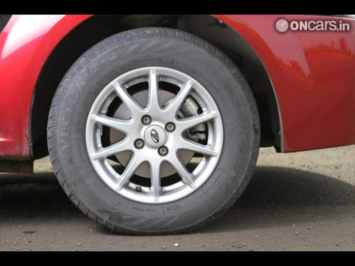 Mahindra Verito D6 Exteriors